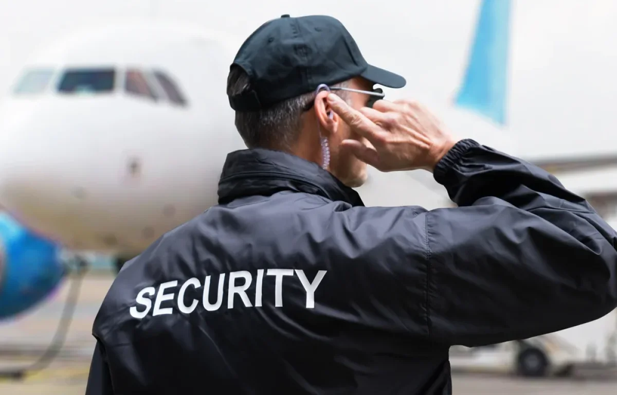 אימה באוויר: אמריקני חטף מטוס בבליז, דקר נוסעים - ונורה למוות רגע לפני ההתרסקות - ערוץ 2000