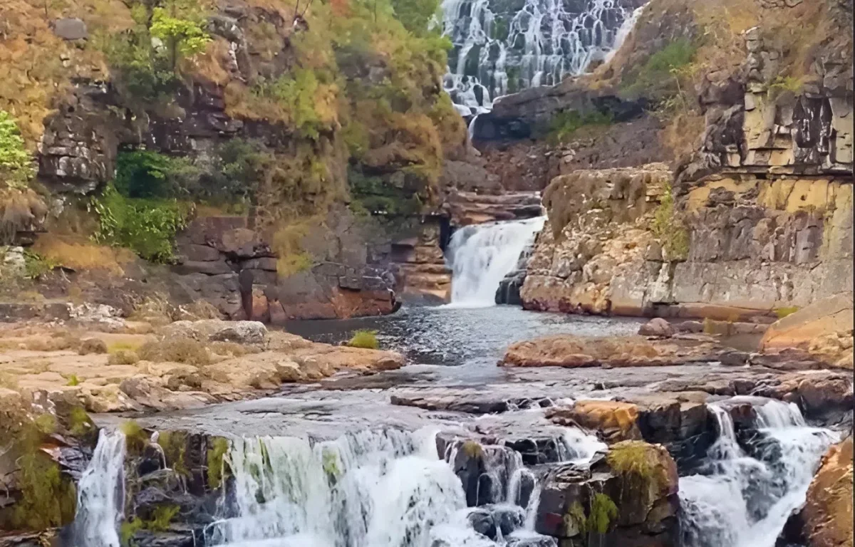 המעיין הגדול של הבריאה: מפלי Carata dos Couros בעדשת המבט היהודי - ערוץ ...